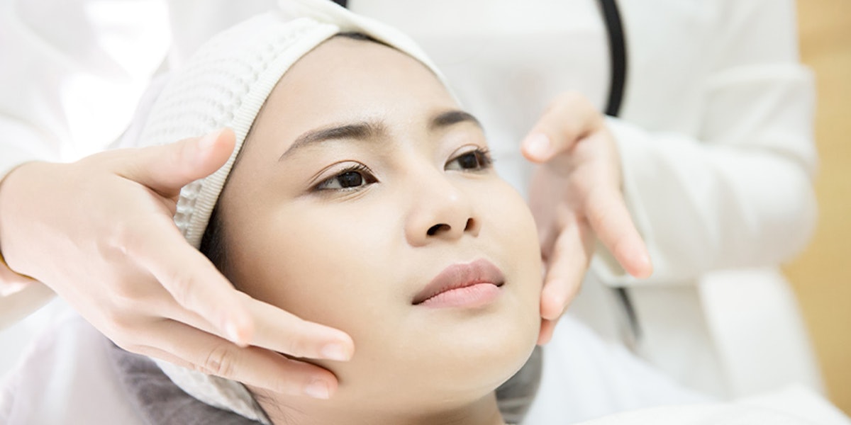 Research Links Iron Oxides to HEV Protection | MedEsthetics