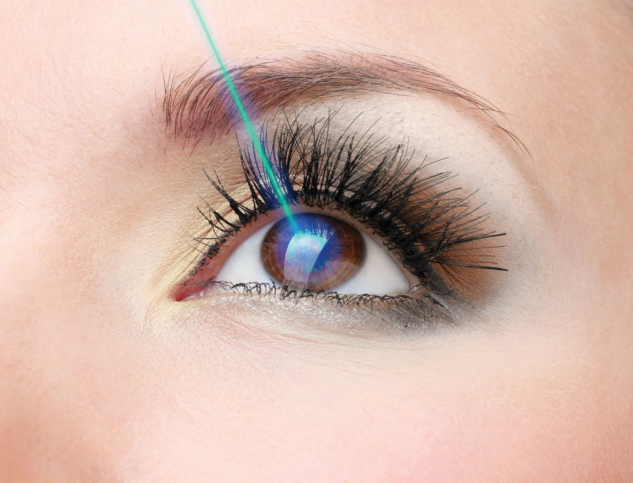 Keratopigmentation: Permanent Eye Color Change Benefits & Risks ...