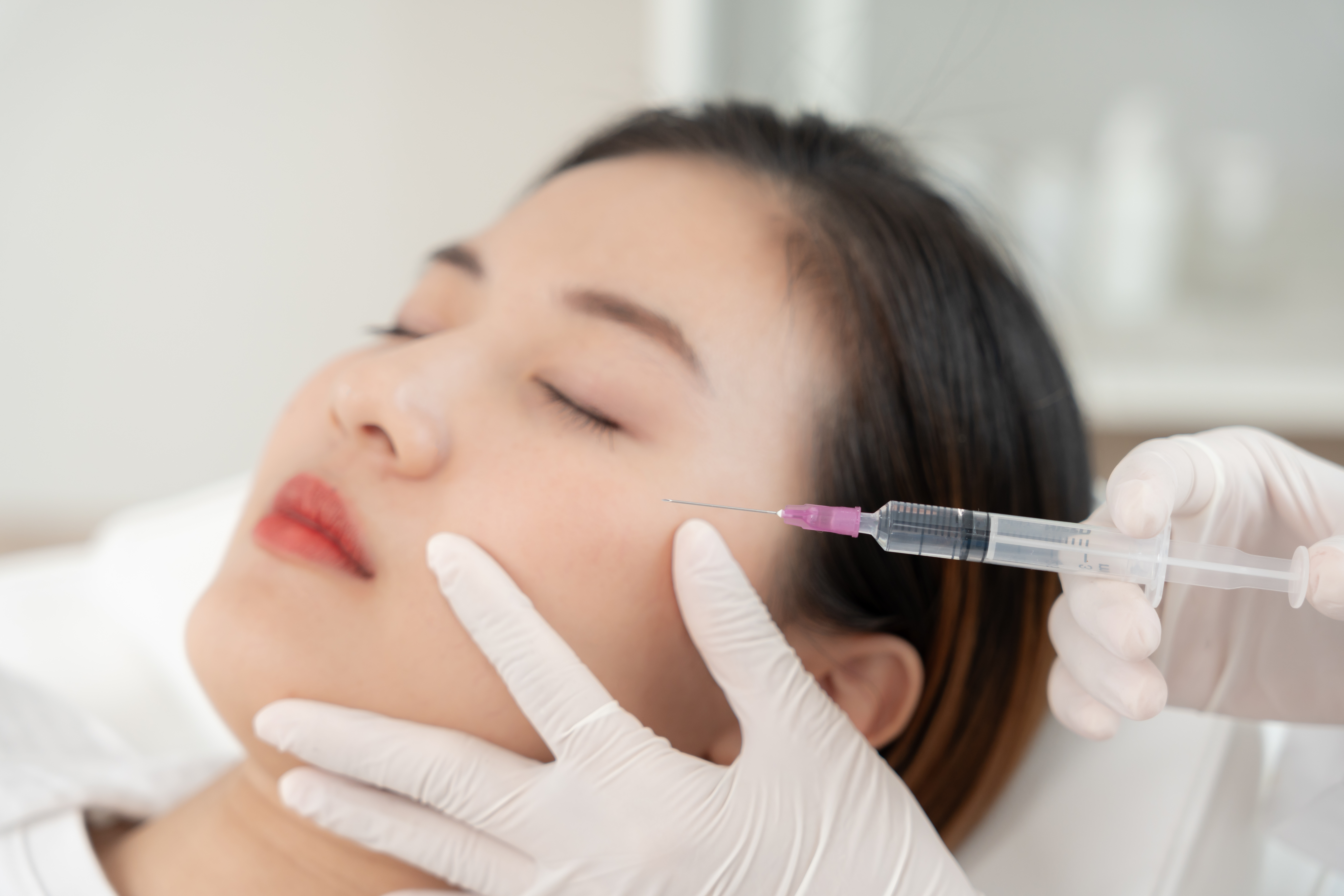 Baby Botox in Your 20s and 30s: Preventive Power or Cosmetic Overkill ...